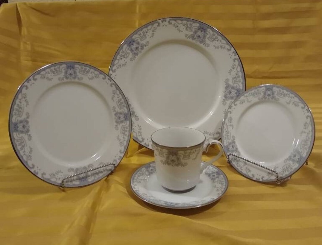 Lenox Bouquet Collection Porcelain. Pattern: White Heather. 5 Piece ...