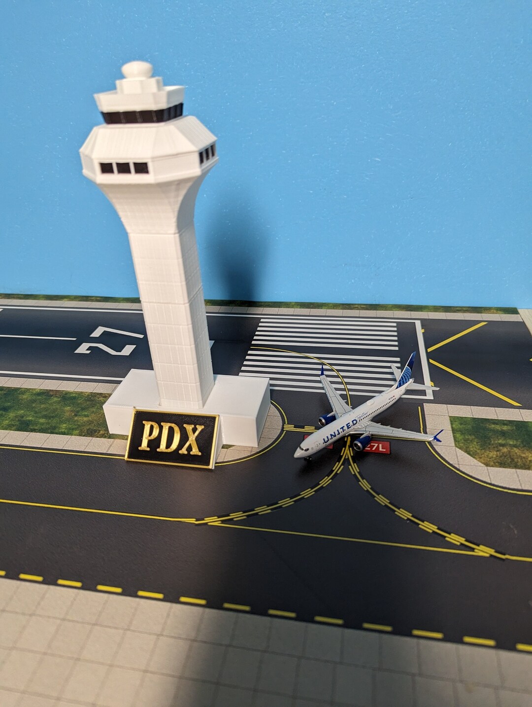 1:400 Scale PDX Air Traffic Control (ATC) Tower - Portland ...