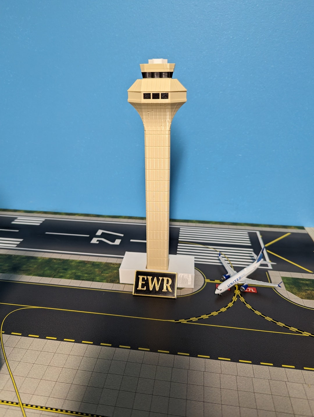 1:400 Scale EWR Air Traffic Control (ATC) Tower - Newark International ...