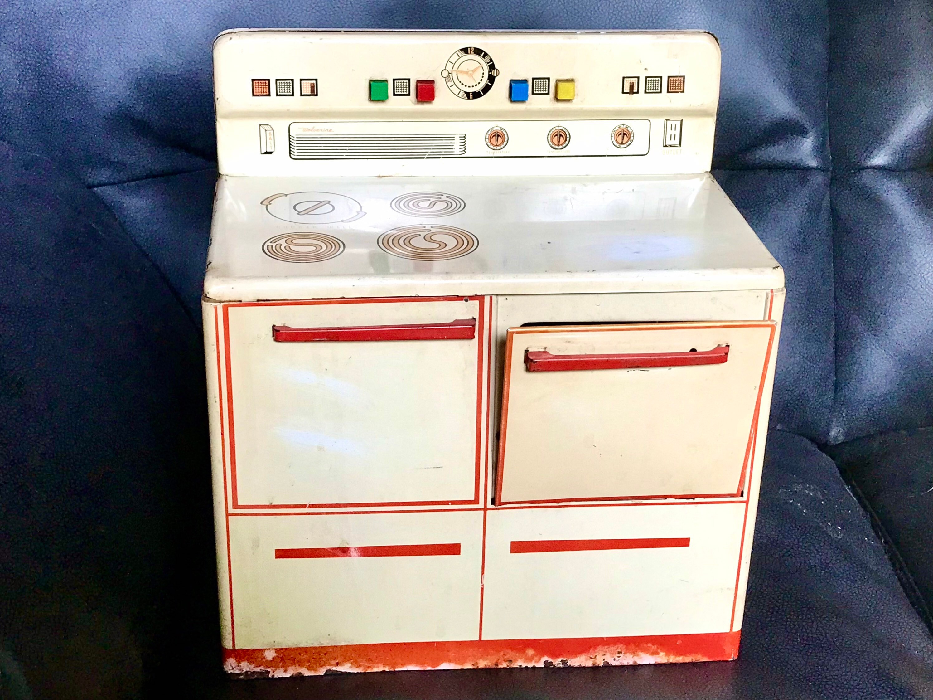 Vintage Tin Kitchen Set. This is a Very Cute Wolverine Tin Kitchen Set ...