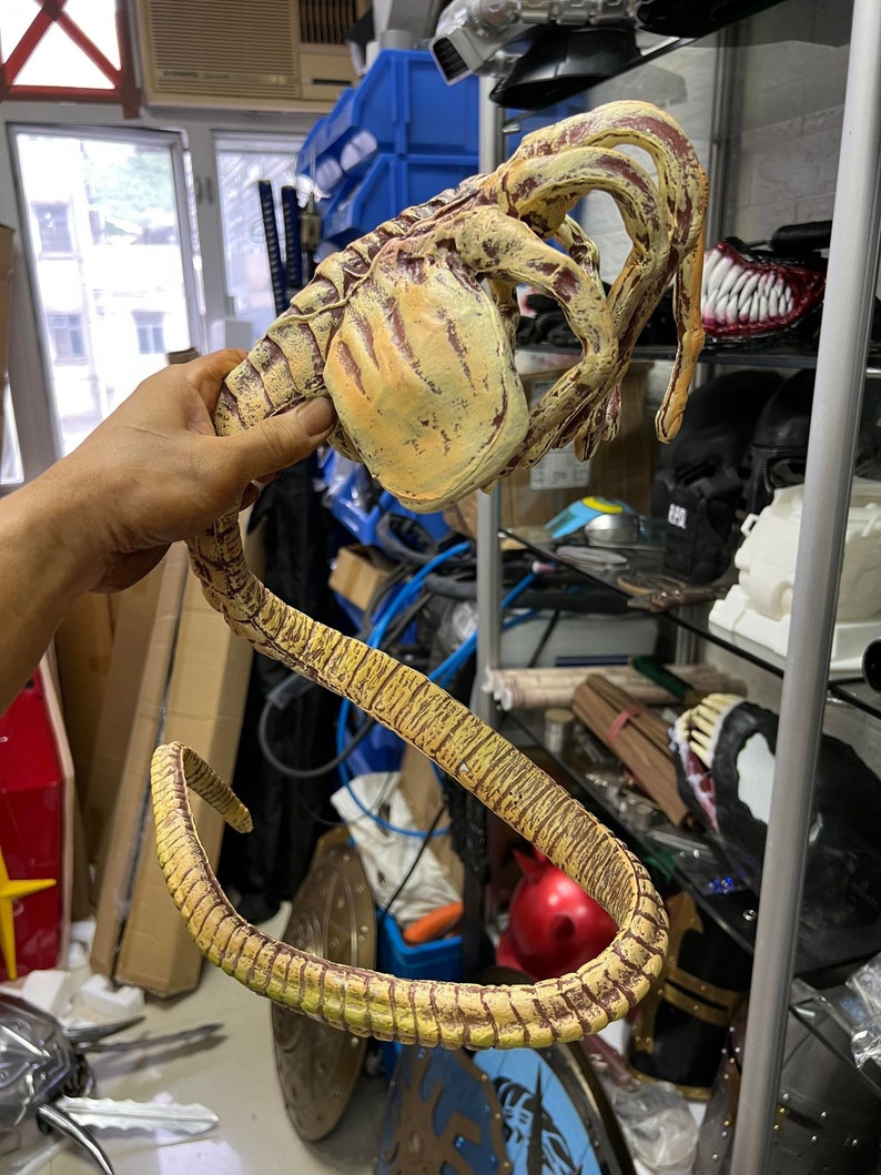 Alien Worm Predator AVP Covenant Face Hugger Poseable Replica - Etsy