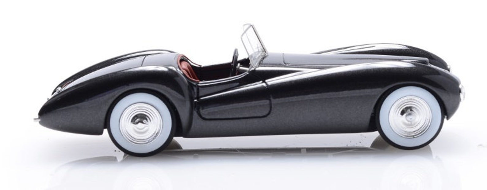 1953 Victress S-1 Roadster Model in 1:43 Scale by Esval Models - FREE ...
