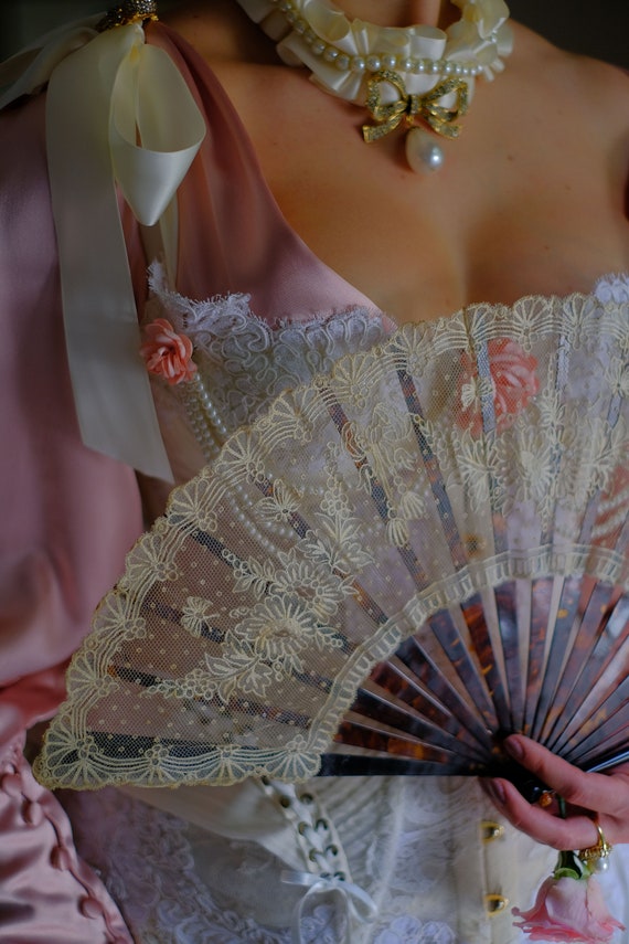 Antique Rare Lace Hand Fan - Gem