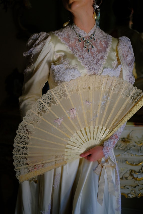 Antique French Lace Cherub Hand Fan - Gem