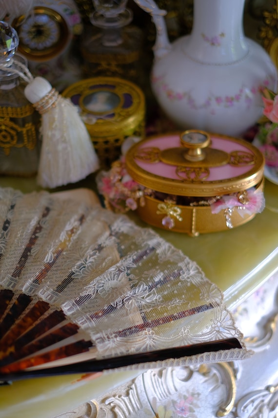 Antique Rare Lace Hand Fan - Gem