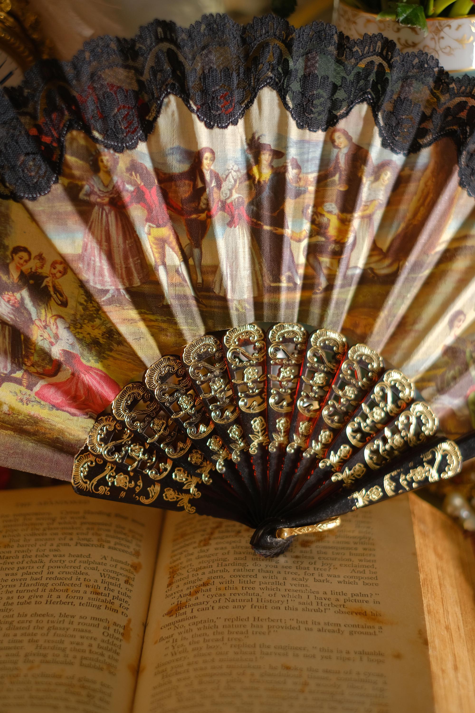 Vintage Spanish Lace Hand Fan: Rococo, Floral, or Pastoral Scene - Etsy
