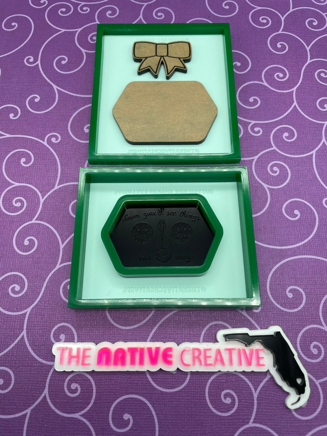 Coraline Button Box With Topper Exclusive Phone Grip Keychain Badge