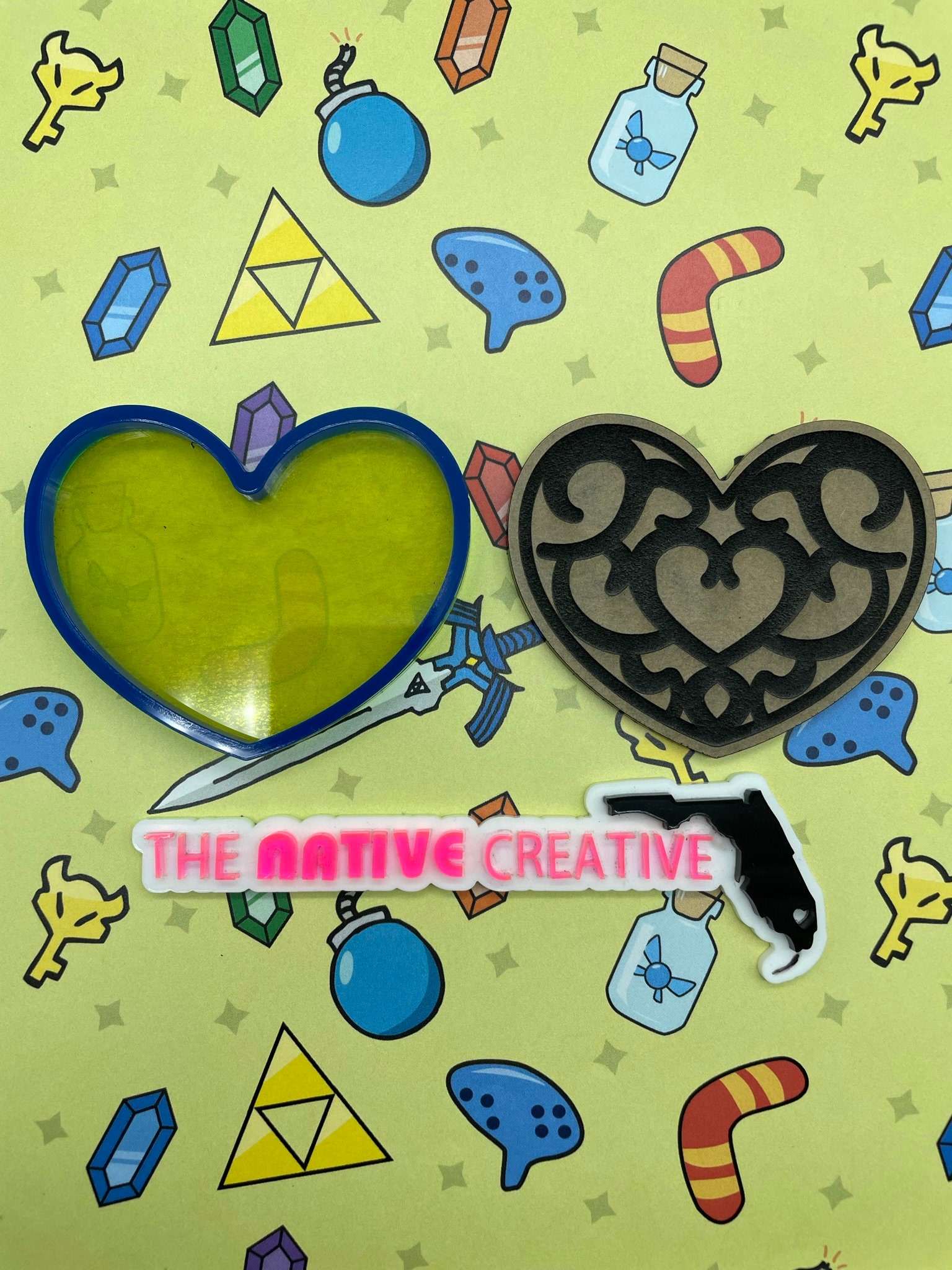 Heart Container Zelda Topper and Heart Shaker Phone Grip / Keychain ...