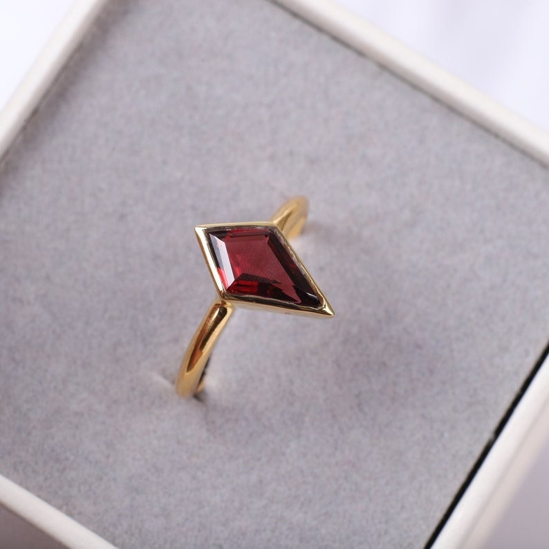 Kite Shape Garnet Unique Ring Modern Art Deco Purpose Ring - Etsy