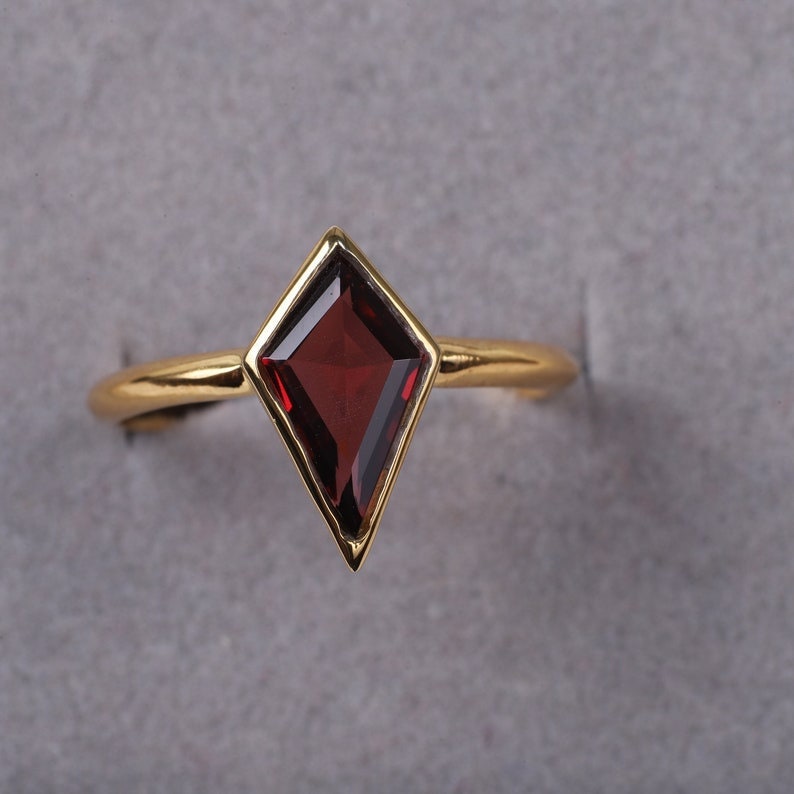 Kite Shape Garnet Unique Ring Modern Art Deco Purpose Ring - Etsy