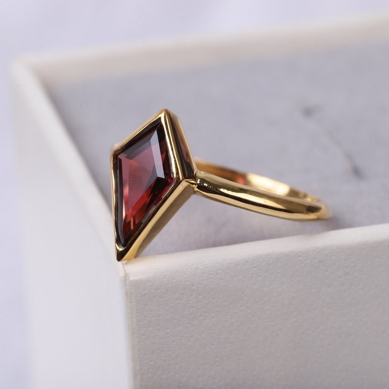 Kite Shape Garnet Unique Ring Modern Art Deco Purpose Ring - Etsy