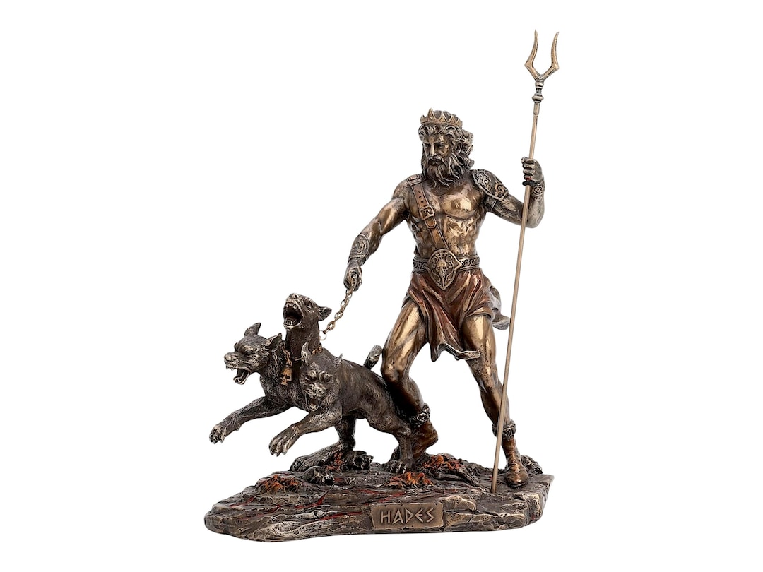 Estatua de Hades, Plutón, dios del inframundo, y Cerbero, fundida en ...