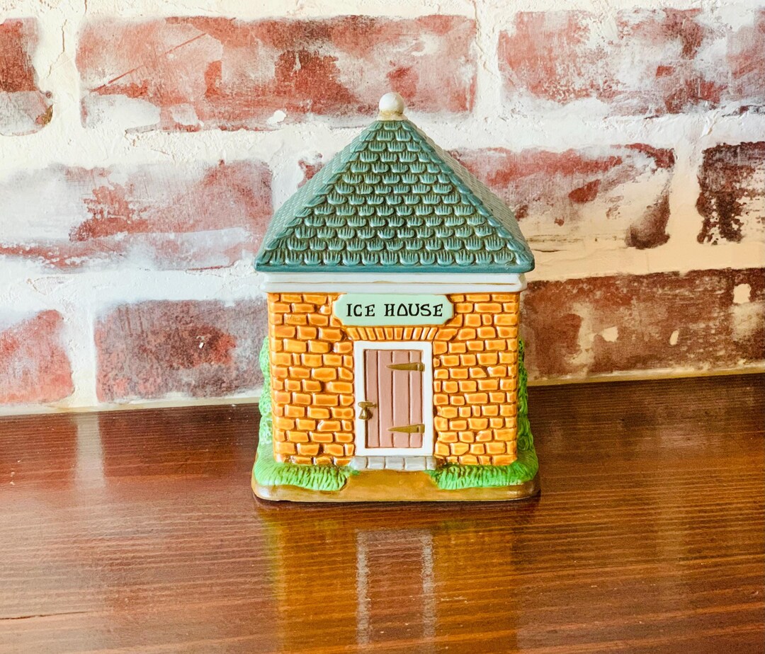 Lefton Ice House Colonial Village Christmas Town Holiday Decor Mantle ...