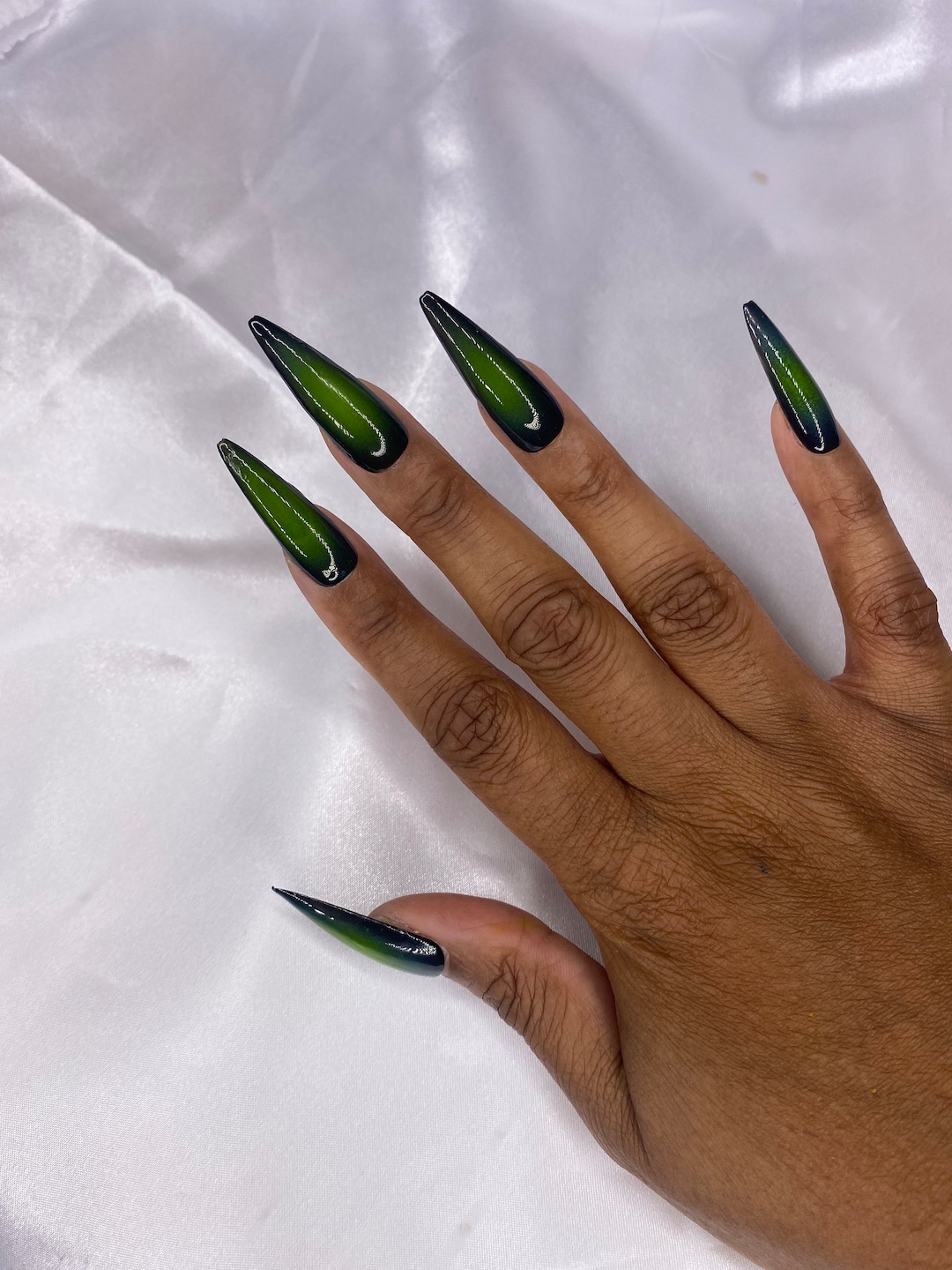 Aura Nails| Green Nails | Press on Nails| Green and Black Aura Nails - Etsy
