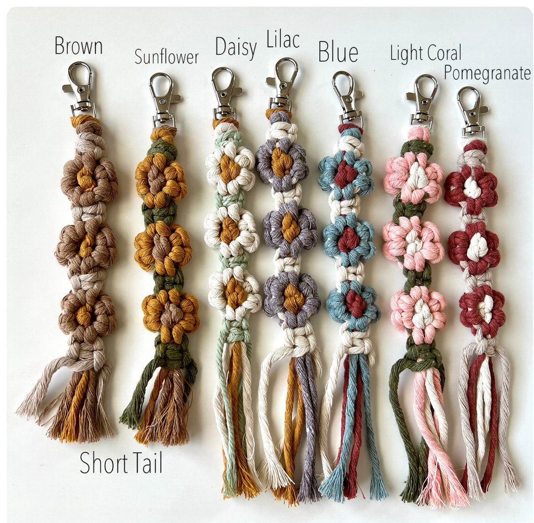 Flower Macramé Keychain/ Daisy Flower Keychain/ Perfect Gift/spring ...