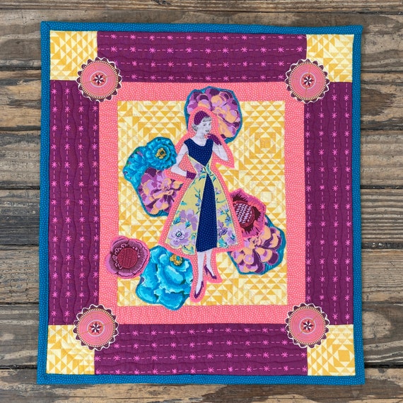 Vintage Lady Small Quilt Quilted Wall Hanging Art Quilt | Etsy