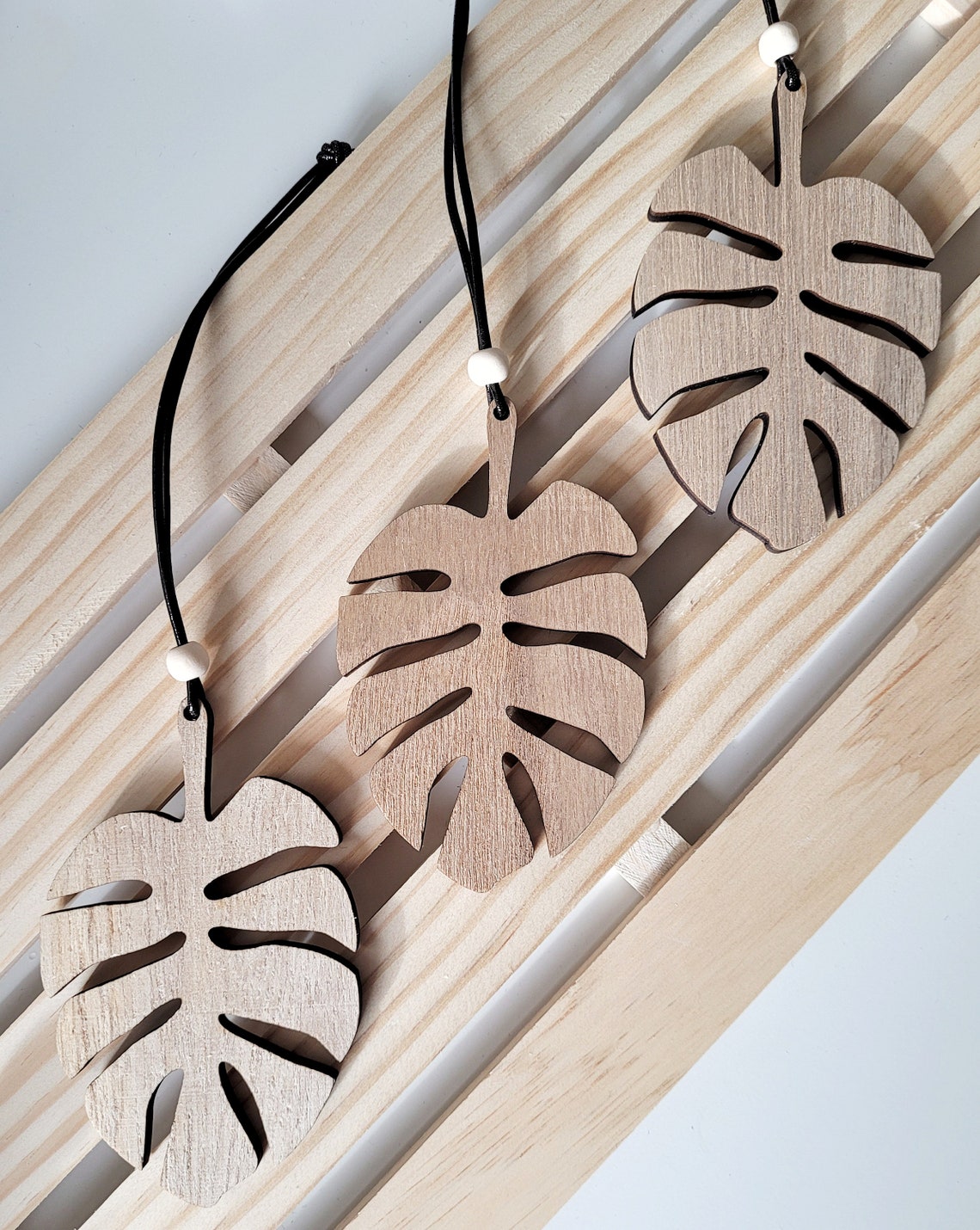 Monstera Leaf Hanging Car Diffuser/essential Oil Wood Diffuser ...