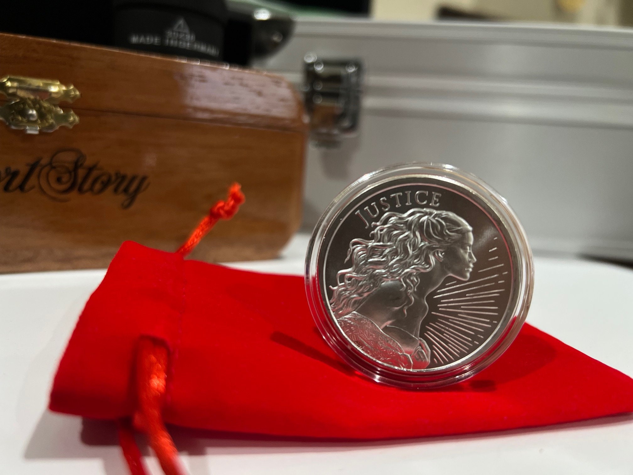 1 Oz Silver Justice Shield BU .999 Round Free Capsule & Gift - Etsy