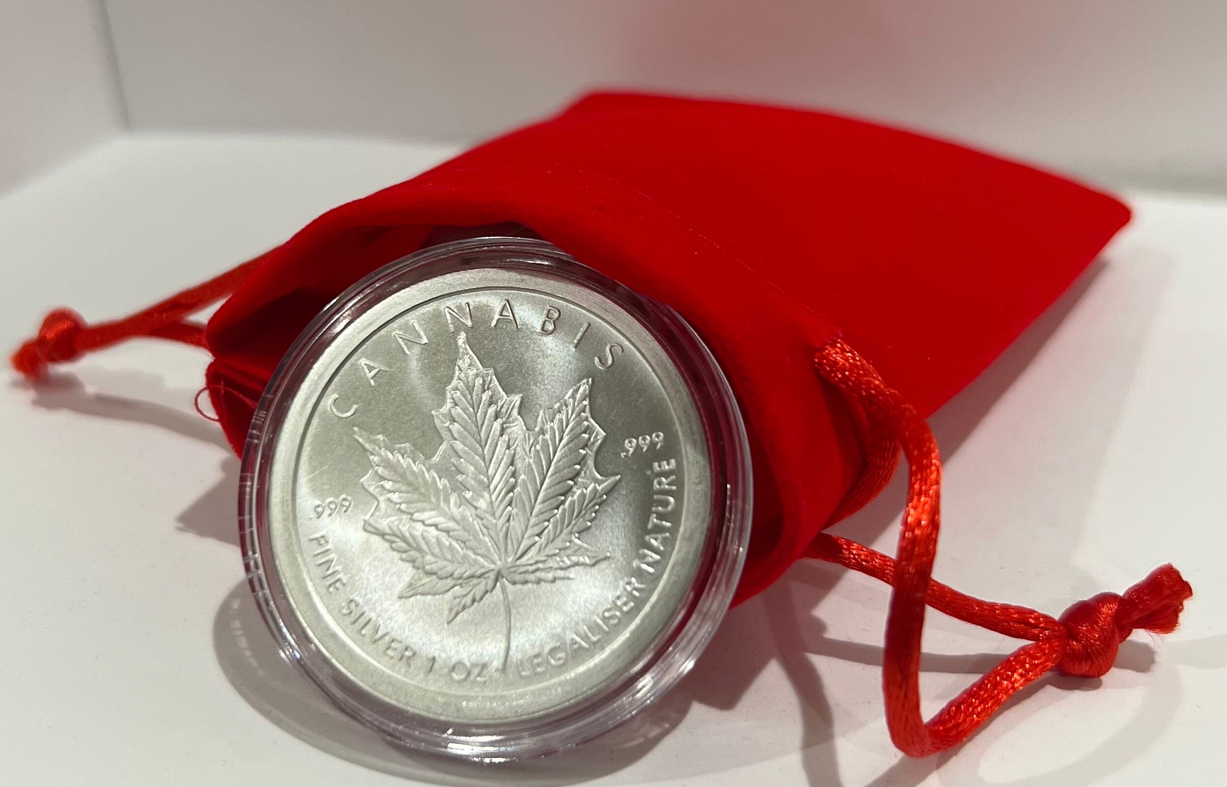 1 Oz Silver Shield Royal Highness Weed Silver Round Free - Etsy