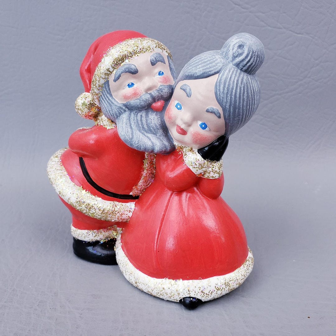 1993 Vintage Santa Kissing Mrs. Claus Figurines Pair Hand Painted ...