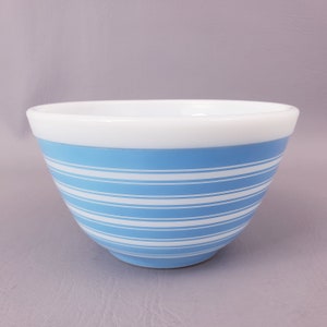 Vintage Pyrex Bowl 401, 1-1/2 Pint Blue Rainbow Stripe Mixing Bowl ...