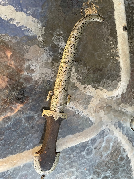 Cuchillo Khanjar