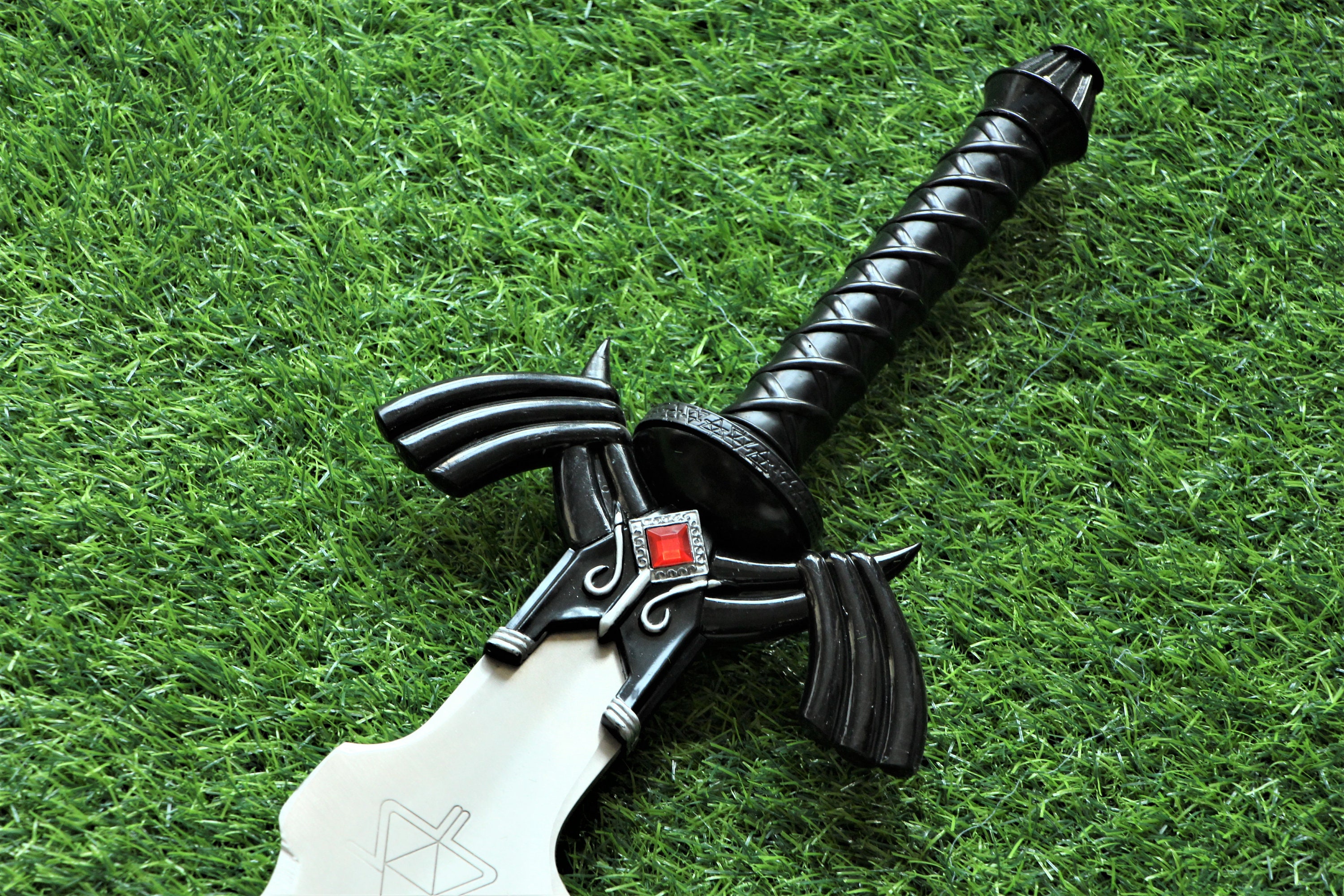 Limited Edition Legend of Zelda Master Sword Full-size Metal Replica ...