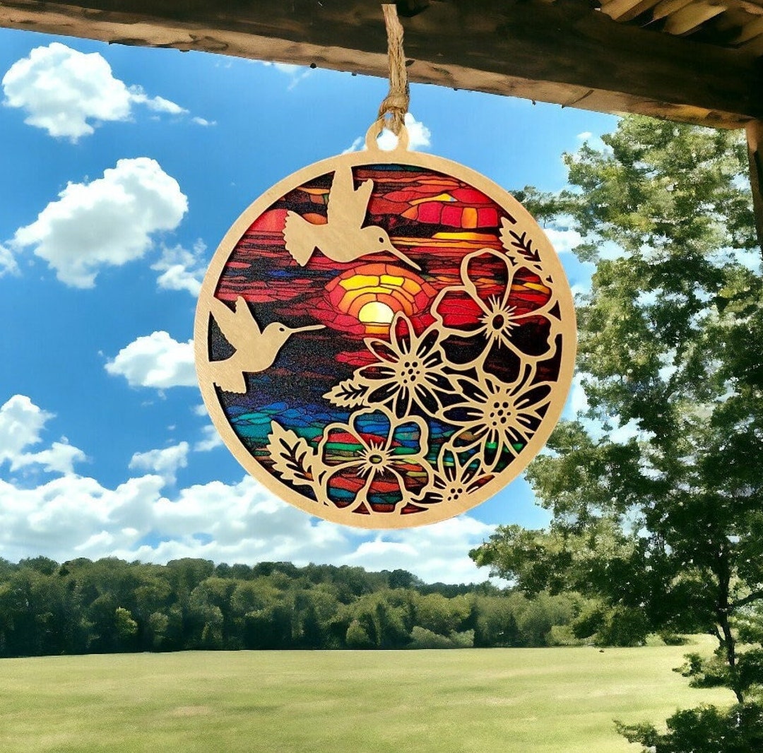 Round Hummingbird Suncatcher SVG, Hummingbirds and Flowers Ornament SVG ...