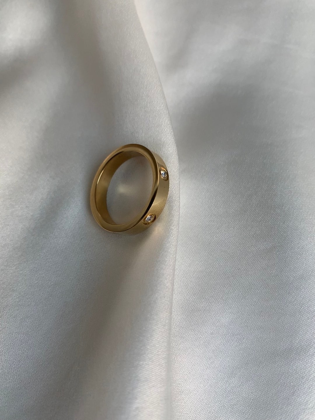 CARA Ring Eleganter Statement Ring aus Edelstahl mit eingesetzten Zirkonia Steinen, Designer ...