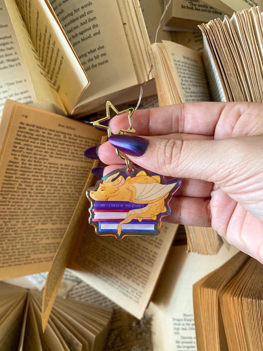 Andarna Sleeping Keychain, Accessories, Holographic, Fourth Wing, Iron ...