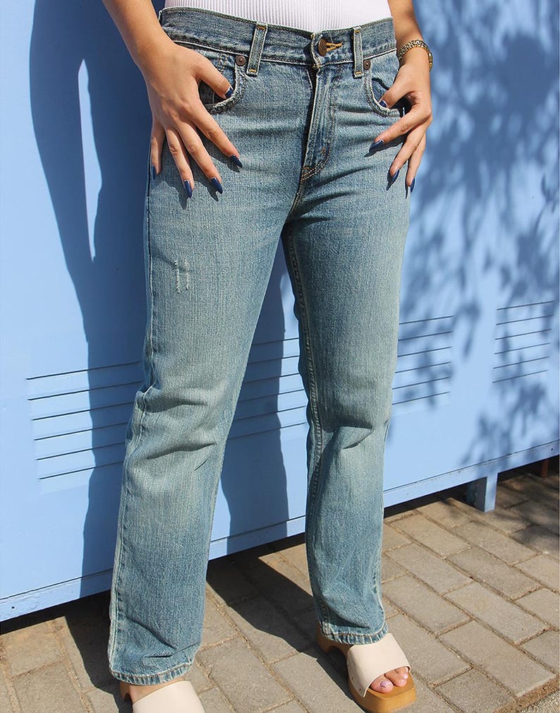 527 Levi’s Bootcut Jeans in Blue | Mid Rise Denim | Classic Fit ...
