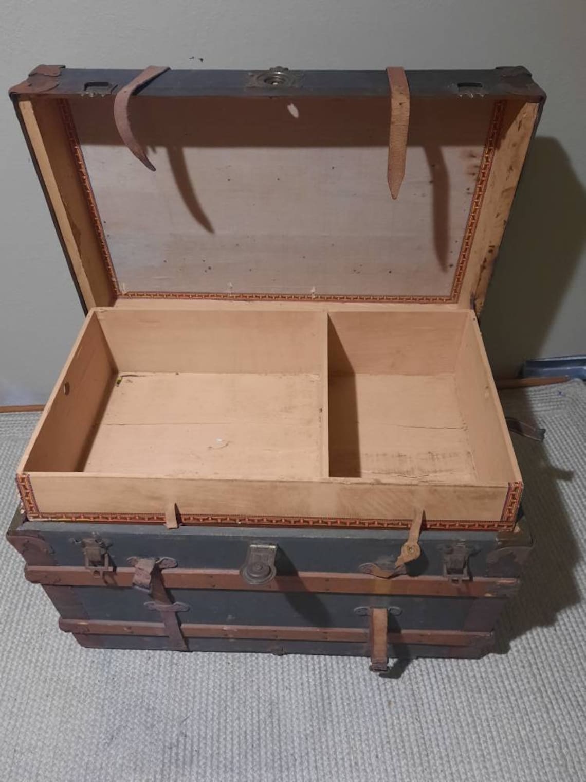 Vintage/antique Steamer Trunk With Storage Shrlf - Etsy