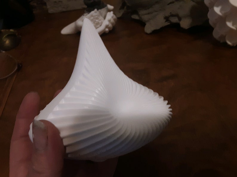 Triangular Groove Geometric Form Resin Statue, Geometric Shape, Modern ...