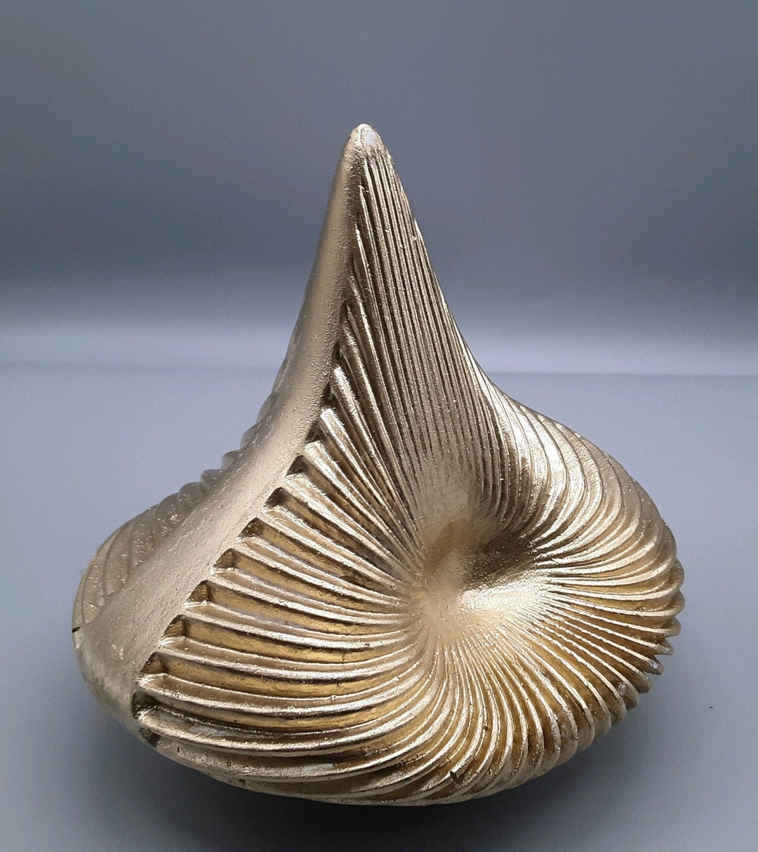 Triangular Groove Geometric Form Resin Statue, Geometric Shape, Modern ...