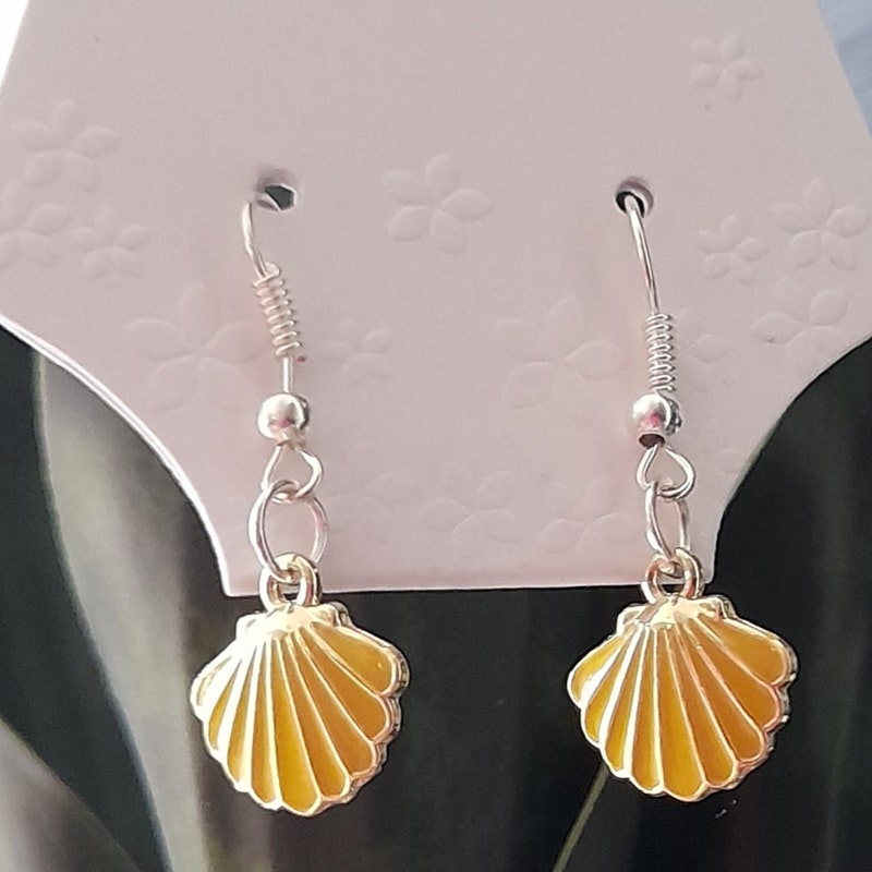 Clams Shell Earring - Etsy