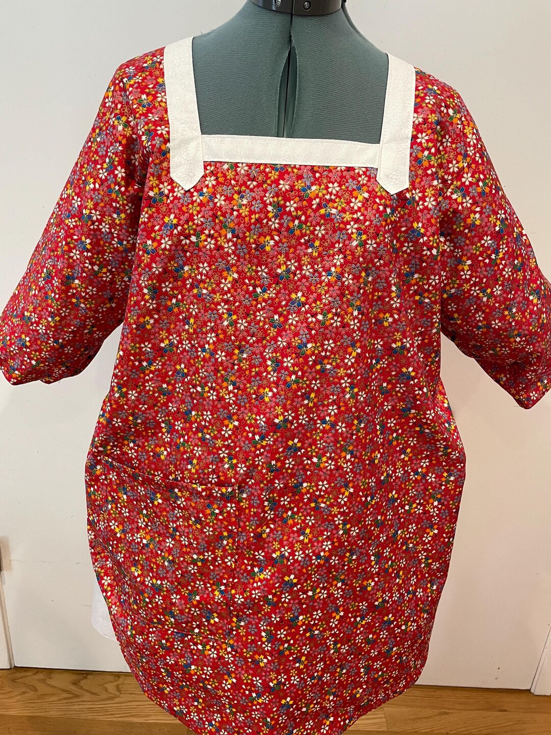 Red Flowers Mama San Apron - Etsy