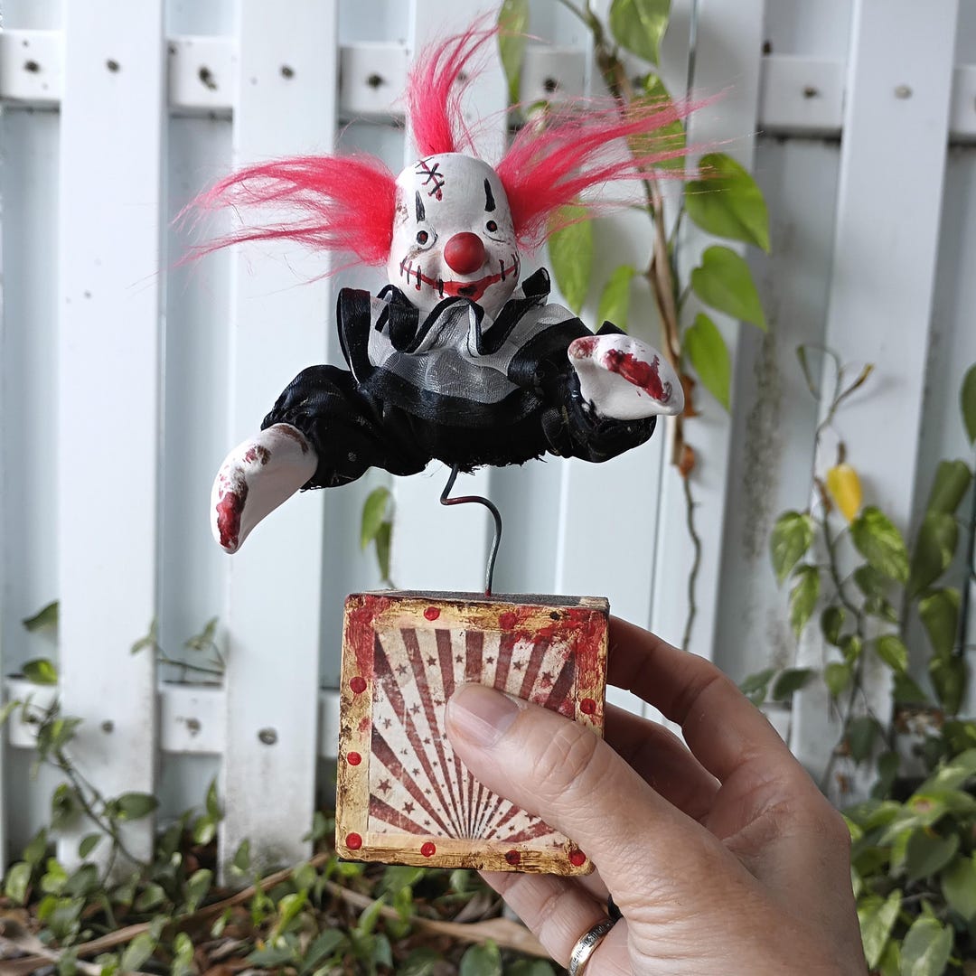 Creepy Clown, Coulrophobia, Circus Theme, Ceramic Dolls, Phobia, Spooky ...