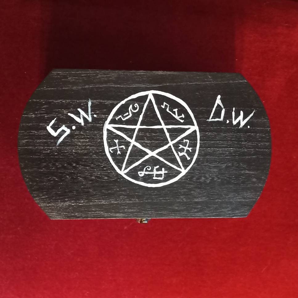 Supernatural Hunter Kit Deluxe, Demon Hunting, Limited Edition, Dean ...