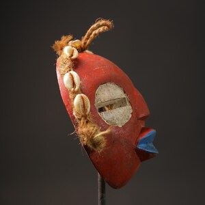 African Wood Mask Antique Ghanaian Round RAFFIA Mask Hand Carved Home ...