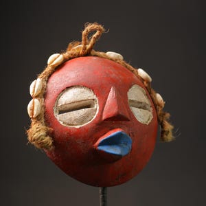African Wood Mask Antique Ghanaian Round RAFFIA Mask Hand Carved Home ...
