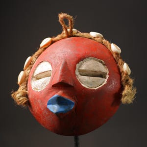 African Wood Mask Antique Ghanaian Round RAFFIA Mask Hand Carved Home ...