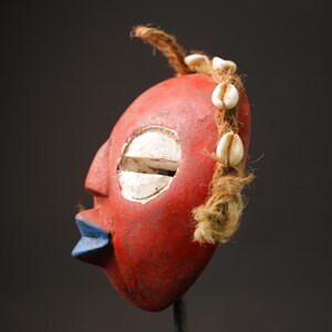 African Wood Mask Antique Ghanaian Round RAFFIA Mask Hand Carved Home ...