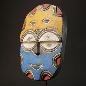 Exquisite African Wood Mask With Geometric Shapes - Unique Teke Tsaay ...