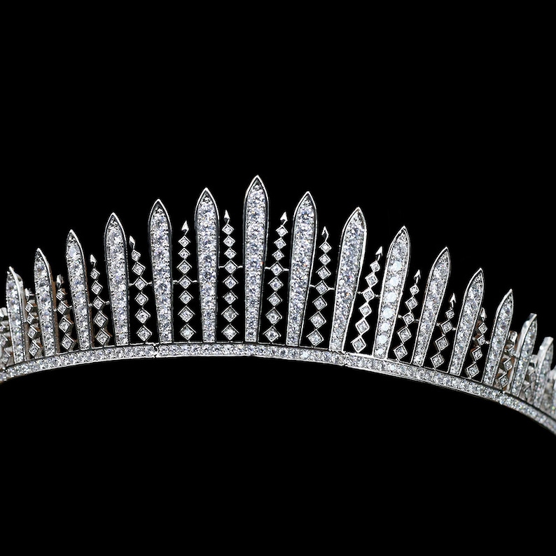 Queen Mary's Fringe Bridal Tiara - Queen Elizabeth II Wedding Crown ...