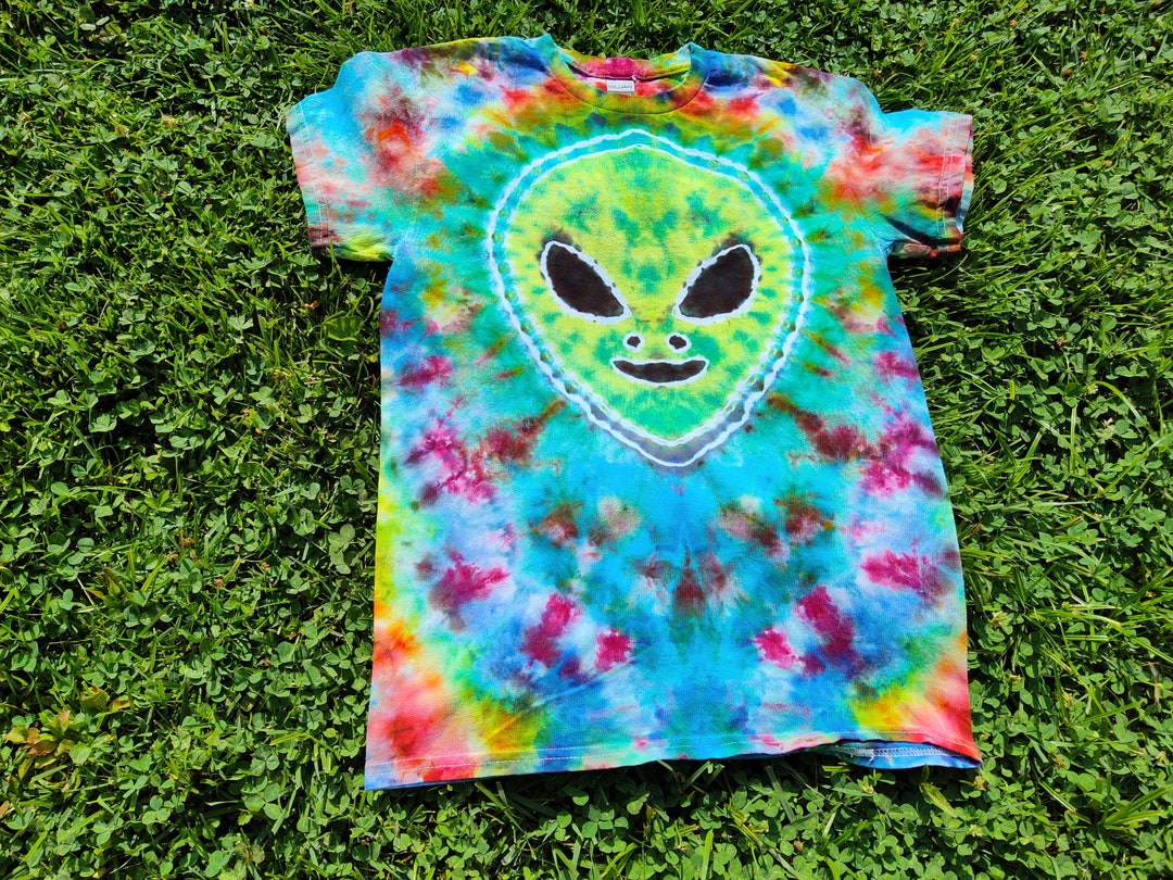 Alien Shirt UFO Shirt Spaceship Shirt Tie Dye Shirt - Etsy