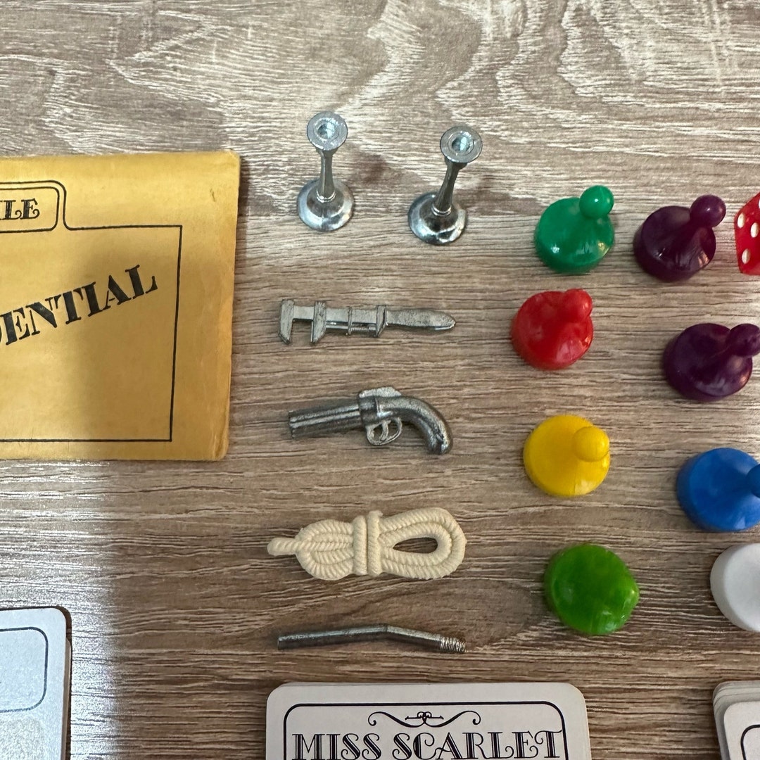 Vintage 1975 Clue Board Game Replacement Parts and Cards Excellent ...