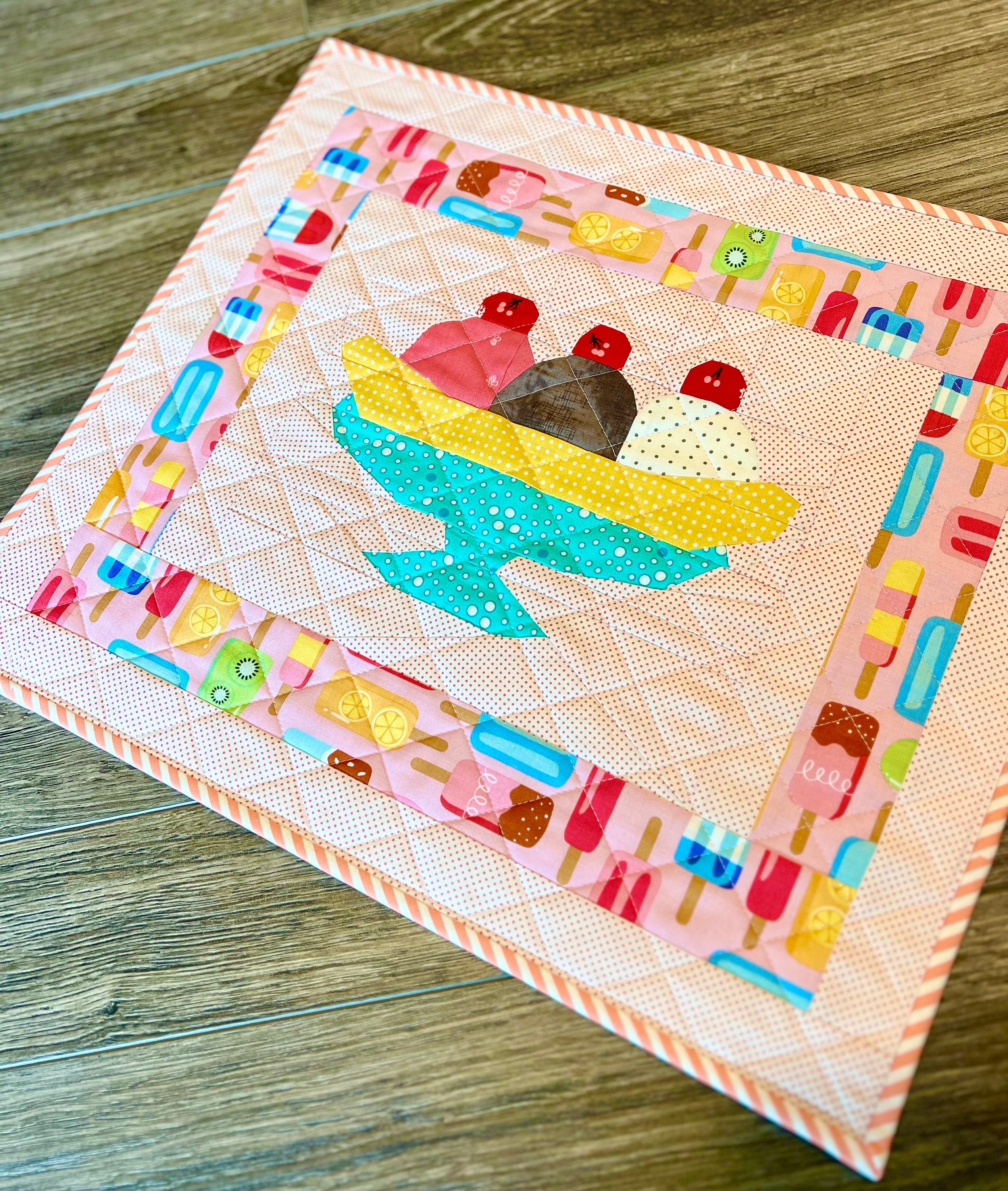 Banana Split Mini Quilt, Ice Cream Wall Hanging, Dessert Table Topper ...
