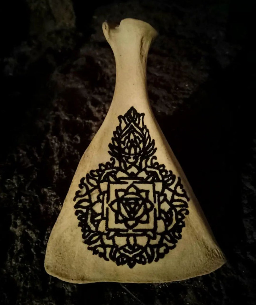 Chinnamasta Hindu Goddess Deer Scapula Carving With Yantra and Mehndi ...