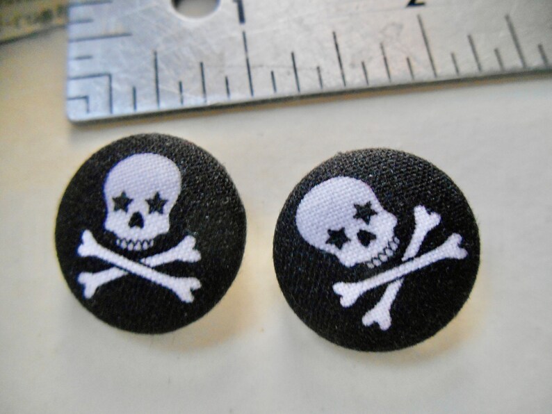 Skull and Crossbone Buttons, Skull Buttons, Goth Buttons, Halloween ...