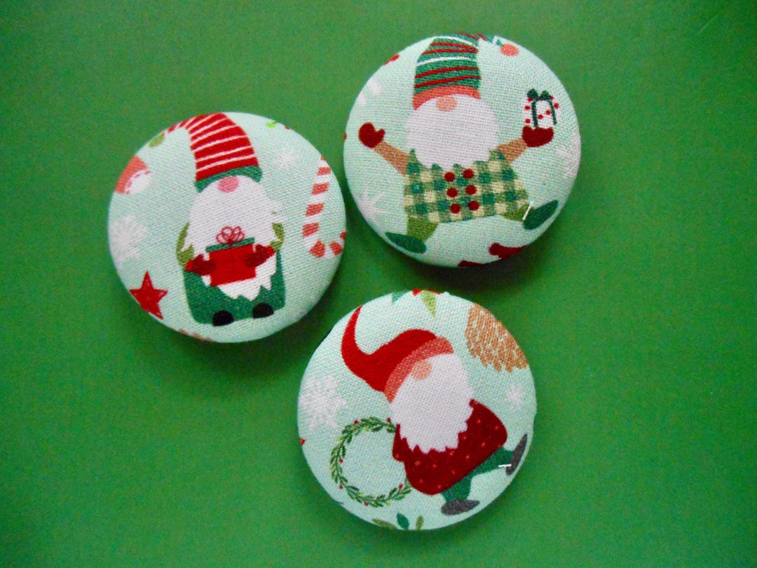 Santa Buttons, Holiday Buttons, Christmas Buttons, Seasonal Buttons ...